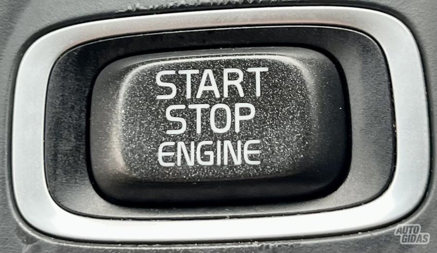 White Volvo XC60 2015 in Vilnius, with an engine capacity of 2.50 L and mileage of 247 thousand km for 10800 €, photo 22 on AUTOMOTO.COM.LV