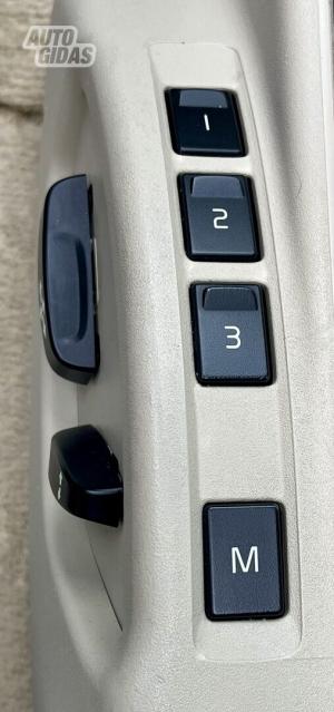 White Volvo XC60 2015 in Vilnius, with an engine capacity of 2.50 L and mileage of 247 thousand km for 10800 €, photo 24 on AUTOMOTO.COM.LV