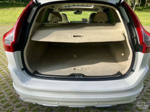 White Volvo XC60 2015 in Vilnius, with an engine capacity of 2.50 L and mileage of 247 thousand km for 10800 €, photo 32 on AUTOMOTO.COM.LV