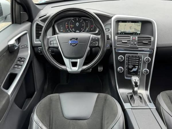 Белый Вольво ХС60 2015 в Рига, объемом двигателя 2.00 л и пробегом 217 тыс. км за 13900 €, фото 4 на AUTOMOTO.COM.LV