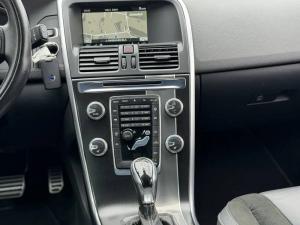 Белый Вольво ХС60 2015 в Рига, объемом двигателя 2.00 л и пробегом 217 тыс. км за 13900 €, фото 11 на AUTOMOTO.COM.LV