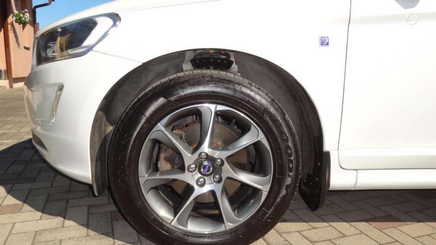 Balts Volvo XC60 2015 Joniškis, ar dzinēja tilpumu 2.40 L un nobraukumu 217 tūkst. km par 14249 €, foto 11 vietnē AUTOMOTO.COM.LV
