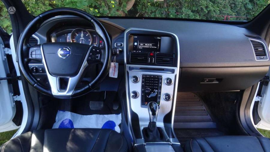 Balts Volvo XC60 2015 Joniškis, ar dzinēja tilpumu 2.40 L un nobraukumu 217 tūkst. km par 14249 €, foto 27 vietnē AUTOMOTO.COM.LV