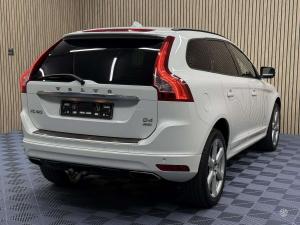 White Volvo XC60 2015 in Marijampole, with an engine capacity of 2.40 L and mileage of 229 thousand km for 12799 €, photo 8 on AUTOMOTO.COM.LV