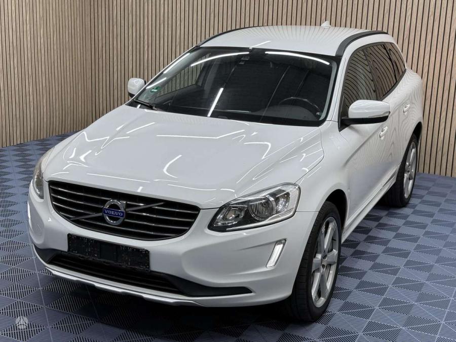 White Volvo XC60 2015 in Marijampole, with an engine capacity of 2.40 L and mileage of 229 thousand km for 12799 €, photo 10 on AUTOMOTO.COM.LV