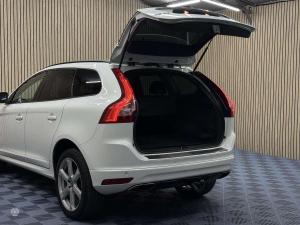 White Volvo XC60 2015 in Marijampole, with an engine capacity of 2.40 L and mileage of 229 thousand km for 12799 €, photo 13 on AUTOMOTO.COM.LV