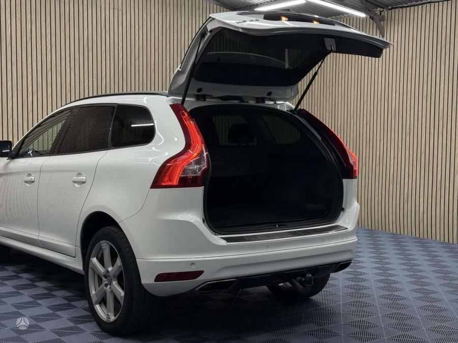 White Volvo XC60 2015 in Marijampole, with an engine capacity of 2.40 L and mileage of 229 thousand km for 12799 €, photo 13 on AUTOMOTO.COM.LV