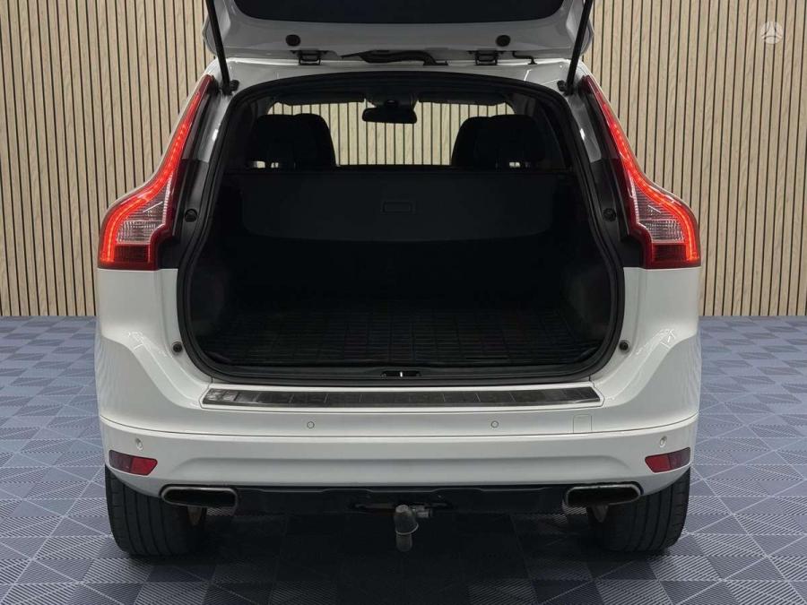 White Volvo XC60 2015 in Marijampole, with an engine capacity of 2.40 L and mileage of 229 thousand km for 12799 €, photo 14 on AUTOMOTO.COM.LV