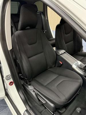 White Volvo XC60 2015 in Marijampole, with an engine capacity of 2.40 L and mileage of 229 thousand km for 12799 €, photo 16 on AUTOMOTO.COM.LV