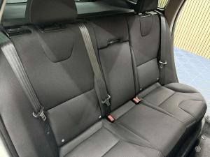 White Volvo XC60 2015 in Marijampole, with an engine capacity of 2.40 L and mileage of 229 thousand km for 12799 €, photo 17 on AUTOMOTO.COM.LV