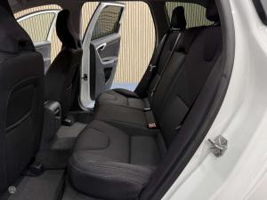 White Volvo XC60 2015 in Marijampole, with an engine capacity of 2.40 L and mileage of 229 thousand km for 12799 €, photo 18 on AUTOMOTO.COM.LV