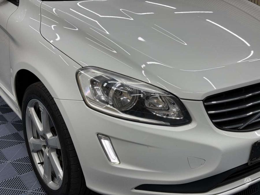 White Volvo XC60 2015 in Marijampole, with an engine capacity of 2.40 L and mileage of 229 thousand km for 12799 €, photo 31 on AUTOMOTO.COM.LV