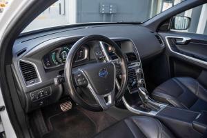 Balts Volvo XC60 2015 Viļņa, ar dzinēja tilpumu 2.40 L un nobraukumu 453 tūkst. km par 12499 €, foto 6 vietnē AUTOMOTO.COM.LV