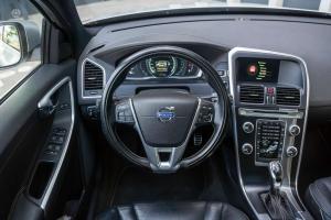 Balts Volvo XC60 2015 Viļņa, ar dzinēja tilpumu 2.40 L un nobraukumu 453 tūkst. km par 12499 €, foto 13 vietnē AUTOMOTO.COM.LV