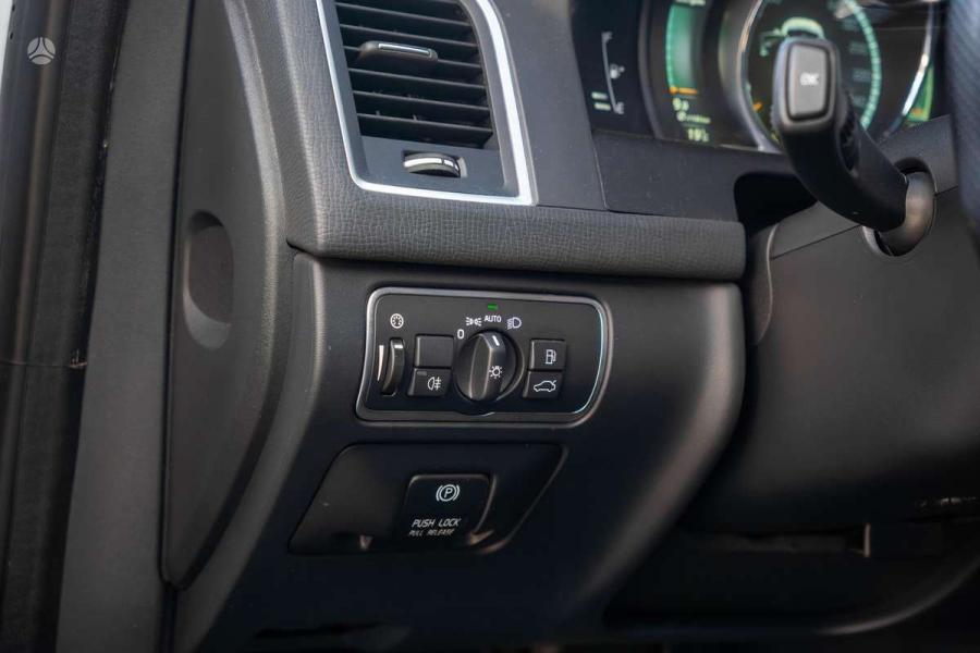Balts Volvo XC60 2015 Viļņa, ar dzinēja tilpumu 2.40 L un nobraukumu 453 tūkst. km par 12499 €, foto 16 vietnē AUTOMOTO.COM.LV
