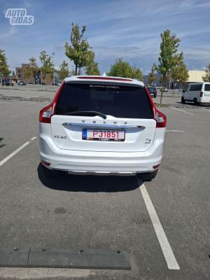 White Volvo XC60 2015 in Klaipeda, with an engine capacity of 3.00 L and mileage of 227 thousand km for 11600 €, photo 3 on AUTOMOTO.COM.LV