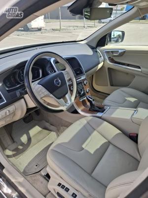 White Volvo XC60 2015 in Klaipeda, with an engine capacity of 3.00 L and mileage of 227 thousand km for 11600 €, photo 8 on AUTOMOTO.COM.LV