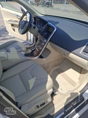 White Volvo XC60 2015 in Klaipeda, with an engine capacity of 3.00 L and mileage of 227 thousand km for 11600 €, photo 9 on AUTOMOTO.COM.LV