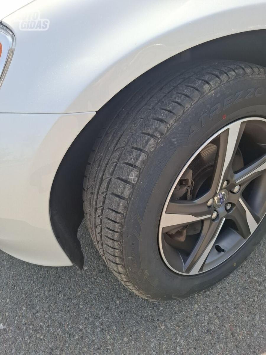 White Volvo XC60 2015 in Klaipeda, with an engine capacity of 3.00 L and mileage of 227 thousand km for 11600 €, photo 10 on AUTOMOTO.COM.LV