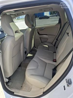 White Volvo XC60 2015 in Klaipeda, with an engine capacity of 3.00 L and mileage of 227 thousand km for 11600 €, photo 6 on AUTOMOTO.COM.LV