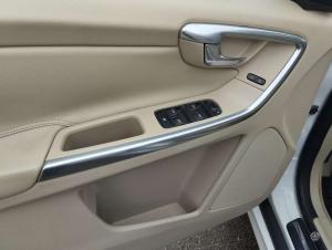 Balts Volvo XC60 2015 Šauļi, ar dzinēja tilpumu 1.97 L un nobraukumu 205 tūkst. km par 12500 €, foto 16 vietnē AUTOMOTO.COM.LV