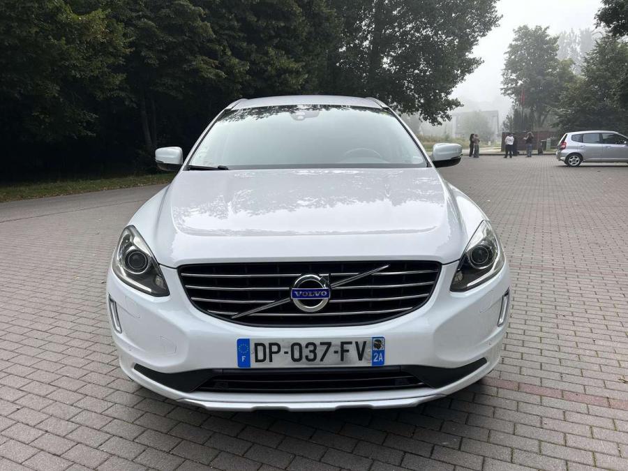 Balts Volvo XC60 2015 Tauragė, ar dzinēja tilpumu 1.97 L un nobraukumu 200 tūkst. km par 10650 €, foto 3 vietnē AUTOMOTO.COM.LV