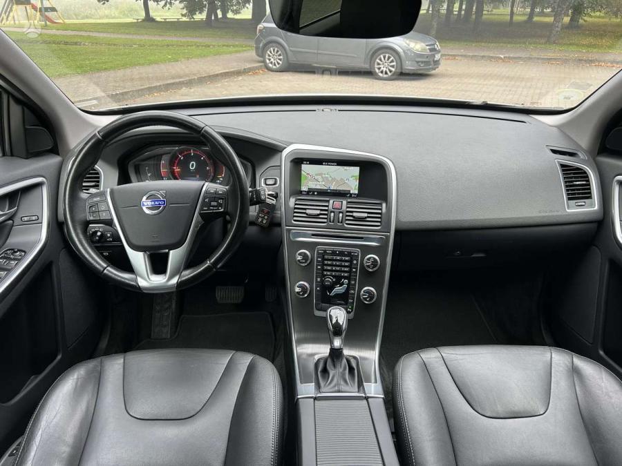 Balts Volvo XC60 2015 Tauragė, ar dzinēja tilpumu 1.97 L un nobraukumu 200 tūkst. km par 10650 €, foto 12 vietnē AUTOMOTO.COM.LV