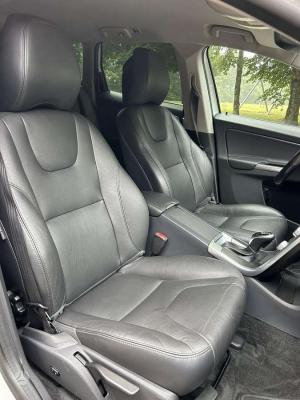 Balts Volvo XC60 2015 Tauragė, ar dzinēja tilpumu 1.97 L un nobraukumu 200 tūkst. km par 10650 €, foto 18 vietnē AUTOMOTO.COM.LV