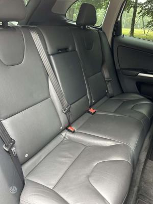 Balts Volvo XC60 2015 Tauragė, ar dzinēja tilpumu 1.97 L un nobraukumu 200 tūkst. km par 10650 €, foto 19 vietnē AUTOMOTO.COM.LV