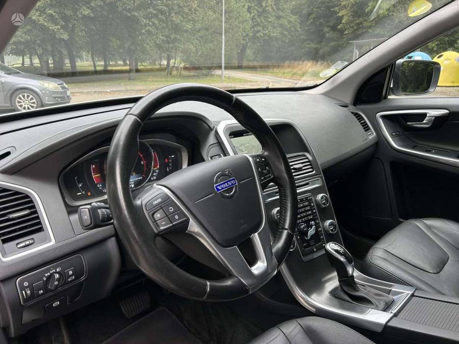 Balts Volvo XC60 2015 Tauragė, ar dzinēja tilpumu 1.97 L un nobraukumu 200 tūkst. km par 10650 €, foto 20 vietnē AUTOMOTO.COM.LV