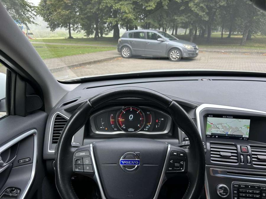 Balts Volvo XC60 2015 Tauragė, ar dzinēja tilpumu 1.97 L un nobraukumu 200 tūkst. km par 10650 €, foto 21 vietnē AUTOMOTO.COM.LV