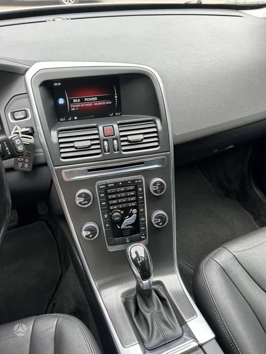 Balts Volvo XC60 2015 Tauragė, ar dzinēja tilpumu 1.97 L un nobraukumu 200 tūkst. km par 10650 €, foto 22 vietnē AUTOMOTO.COM.LV