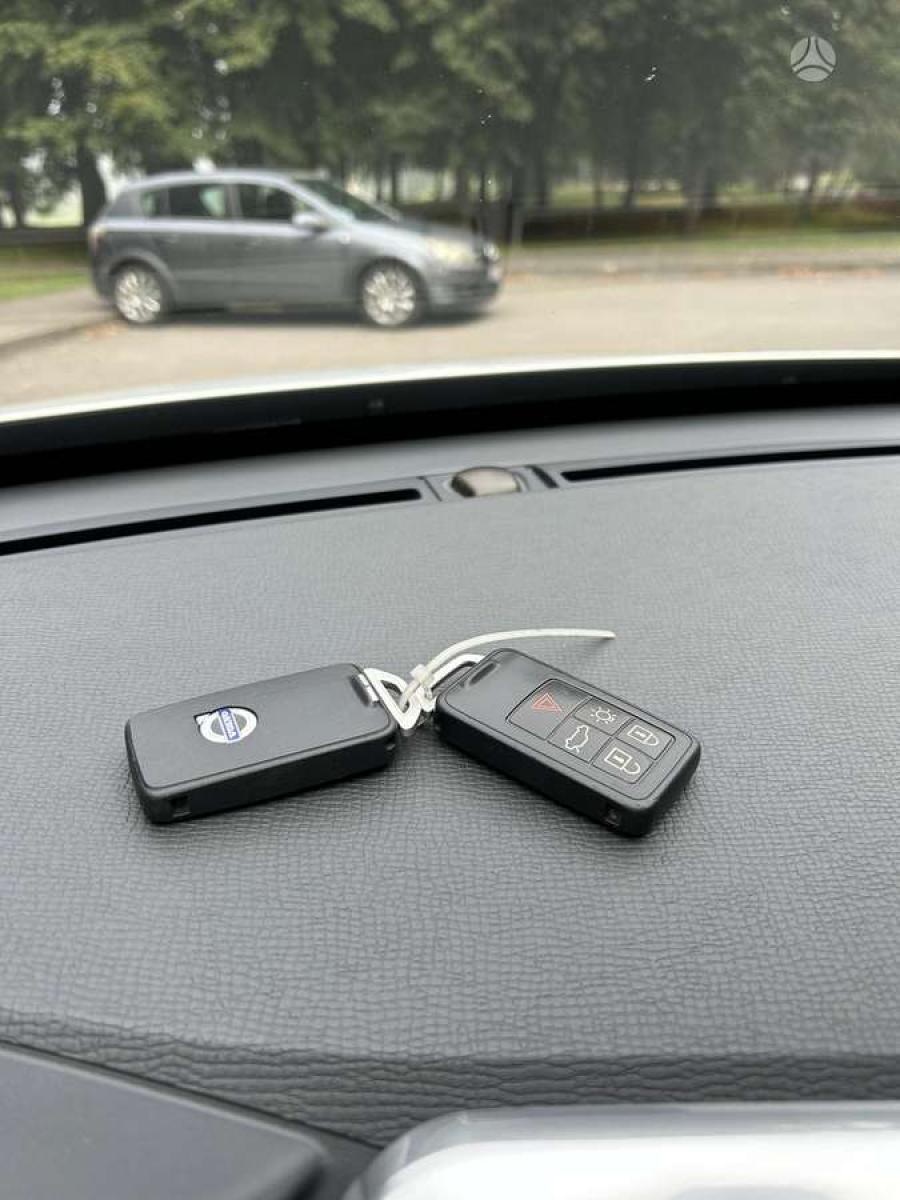 Balts Volvo XC60 2015 Tauragė, ar dzinēja tilpumu 1.97 L un nobraukumu 200 tūkst. km par 10650 €, foto 28 vietnē AUTOMOTO.COM.LV