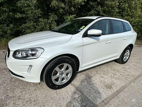 Balts Volvo XC60 2015 Šauļi, ar dzinēja tilpumu 1.97 L un nobraukumu 279 tūkst. km par 8150 €, foto 1 vietnē AUTOMOTO.COM.LV