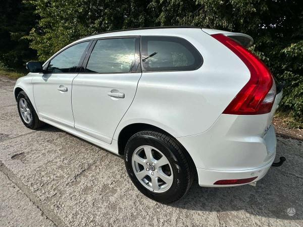 Balts Volvo XC60 2015 Šauļi, ar dzinēja tilpumu 1.97 L un nobraukumu 279 tūkst. km par 8150 €, foto 8 vietnē AUTOMOTO.COM.LV