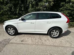White Volvo XC60 2015 in Siauliai, with an engine capacity of 1.97 L and mileage of 279 thousand km for 8150 €, photo 14 on AUTOMOTO.COM.LV