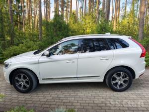 White Volvo XC60 2015 in Riga, with an engine capacity of 2.40 L and mileage of 185 thousand km for 14800 €, photo 12 on AUTOMOTO.COM.LV