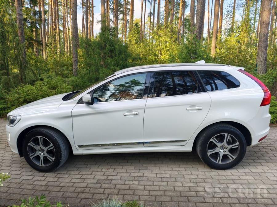 White Volvo XC60 2015 in Riga, with an engine capacity of 2.40 L and mileage of 185 thousand km for 14800 €, photo 12 on AUTOMOTO.COM.LV