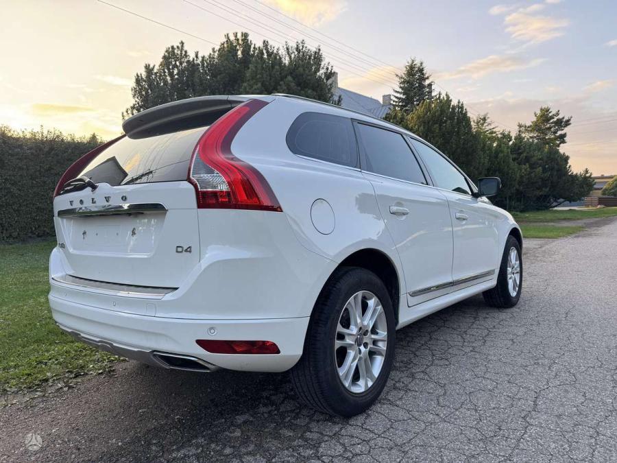 Balts Volvo XC60 2015 Kauņa, ar dzinēja tilpumu 1.97 L un nobraukumu 255 tūkst. km par 11999 €, foto 4 vietnē AUTOMOTO.COM.LV