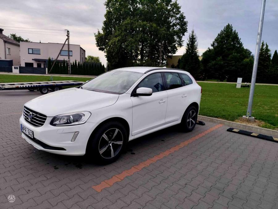 Balts Volvo XC60 2015 Kauņa, ar dzinēja tilpumu 2.40 L un nobraukumu 310 tūkst. km par 9800 €, foto 3 vietnē AUTOMOTO.COM.LV