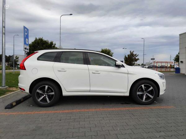 White Volvo XC60 2015 in Kaunas, with an engine capacity of 2.40 L and mileage of 310 thousand km for 9800 €, photo 6 on AUTOMOTO.COM.LV