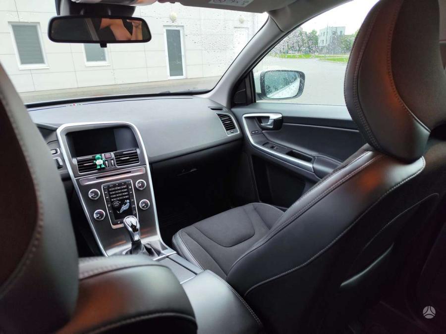 Balts Volvo XC60 2015 Kauņa, ar dzinēja tilpumu 2.40 L un nobraukumu 310 tūkst. km par 9800 €, foto 8 vietnē AUTOMOTO.COM.LV