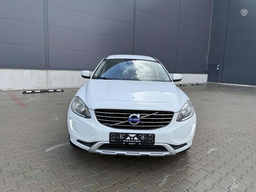 Balts Volvo XC60 2015 Šauļi, ar dzinēja tilpumu 2.40 L un nobraukumu 249 tūkst. km par 11200 €, foto 3 vietnē AUTOMOTO.COM.LV