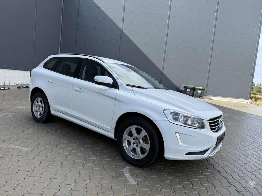 Balts Volvo XC60 2015 Šauļi, ar dzinēja tilpumu 2.40 L un nobraukumu 249 tūkst. km par 11200 €, foto 5 vietnē AUTOMOTO.COM.LV