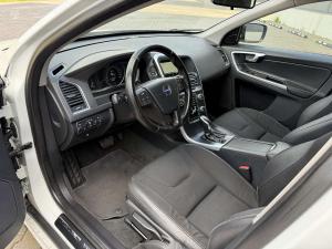 Balts Volvo XC60 2015 Šauļi, ar dzinēja tilpumu 2.40 L un nobraukumu 249 tūkst. km par 11200 €, foto 13 vietnē AUTOMOTO.COM.LV