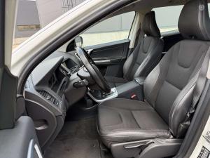 Balts Volvo XC60 2015 Šauļi, ar dzinēja tilpumu 2.40 L un nobraukumu 249 tūkst. km par 11200 €, foto 15 vietnē AUTOMOTO.COM.LV