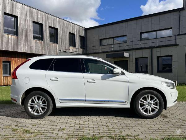 Balts Volvo XC60 2015 Tauragė, ar dzinēja tilpumu 1.97 L un nobraukumu 200 tūkst. km par 9350 €, foto 4 vietnē AUTOMOTO.COM.LV