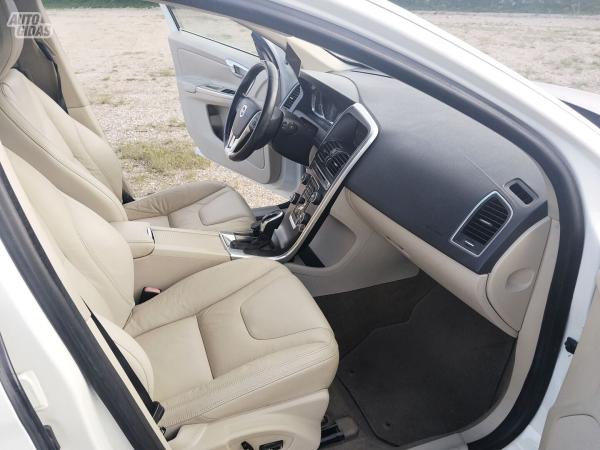 Balts Volvo XC60 2015 Kretinga, ar dzinēja tilpumu 2.00 L un nobraukumu 157 tūkst. km par 10500 €, foto 9 vietnē AUTOMOTO.COM.LV