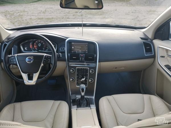 Balts Volvo XC60 2015 Kretinga, ar dzinēja tilpumu 2.00 L un nobraukumu 157 tūkst. km par 10500 €, foto 11 vietnē AUTOMOTO.COM.LV