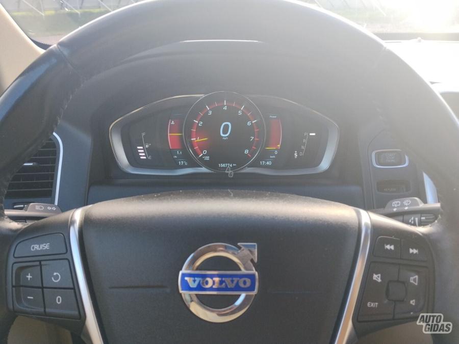 Balts Volvo XC60 2015 Kretinga, ar dzinēja tilpumu 2.00 L un nobraukumu 157 tūkst. km par 10500 €, foto 12 vietnē AUTOMOTO.COM.LV